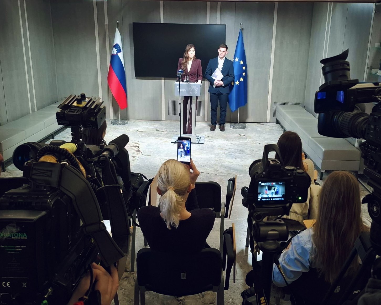E-volitve so nujna posodobitev volilnega sistema - Demokrati. Anžeta ...